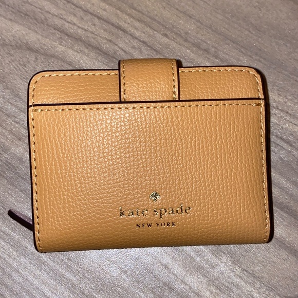 kate spade | Bags | Kate Spade New York Tan Bifold Compact Turn Lock ...